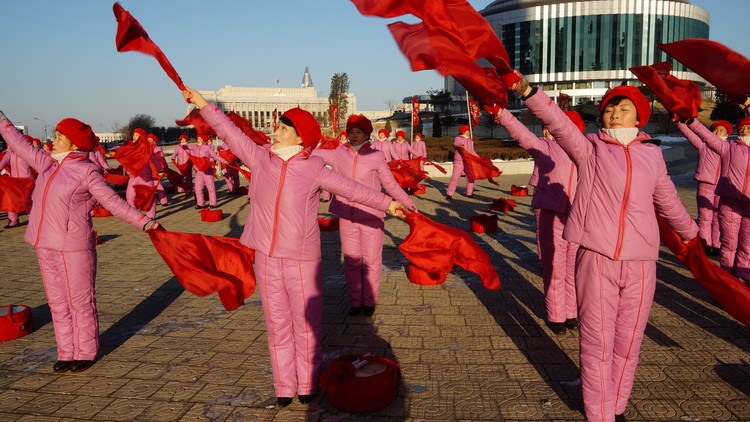 Propaganda team performs on the streets of Pyongyang in 360 — RTD